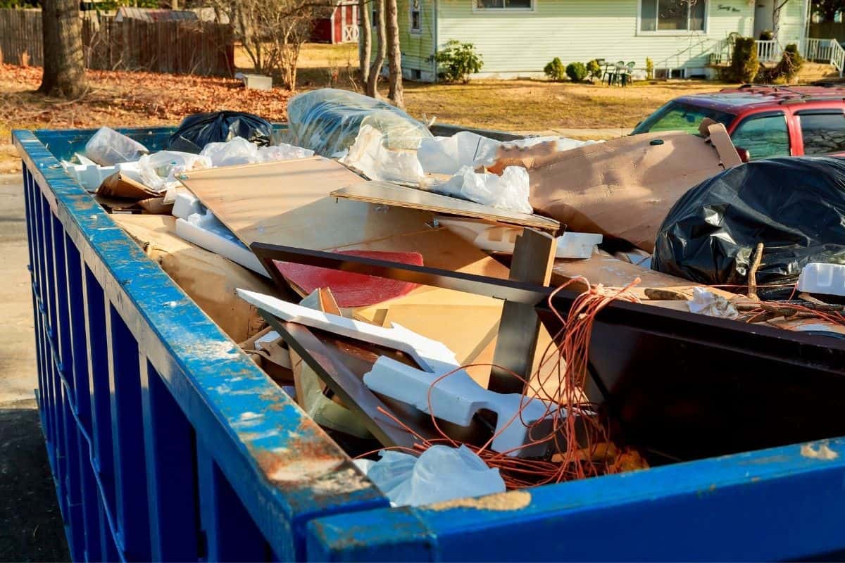 The Best Decluttering Tips for Hoarders Who Want Help - The Simplicity ...