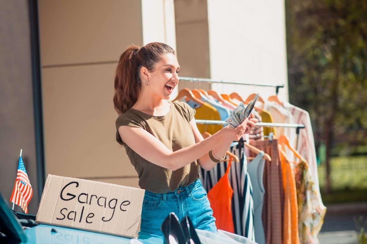 8 Tips for a Successful Yard Sale - The Simplicity Habit