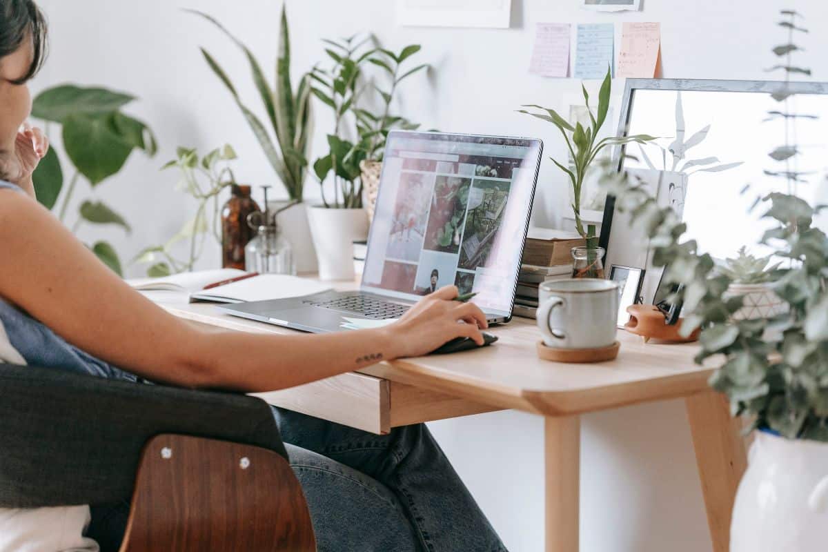 25 Useful Gift Ideas for Everyone on Your List - The Simplicity Habit